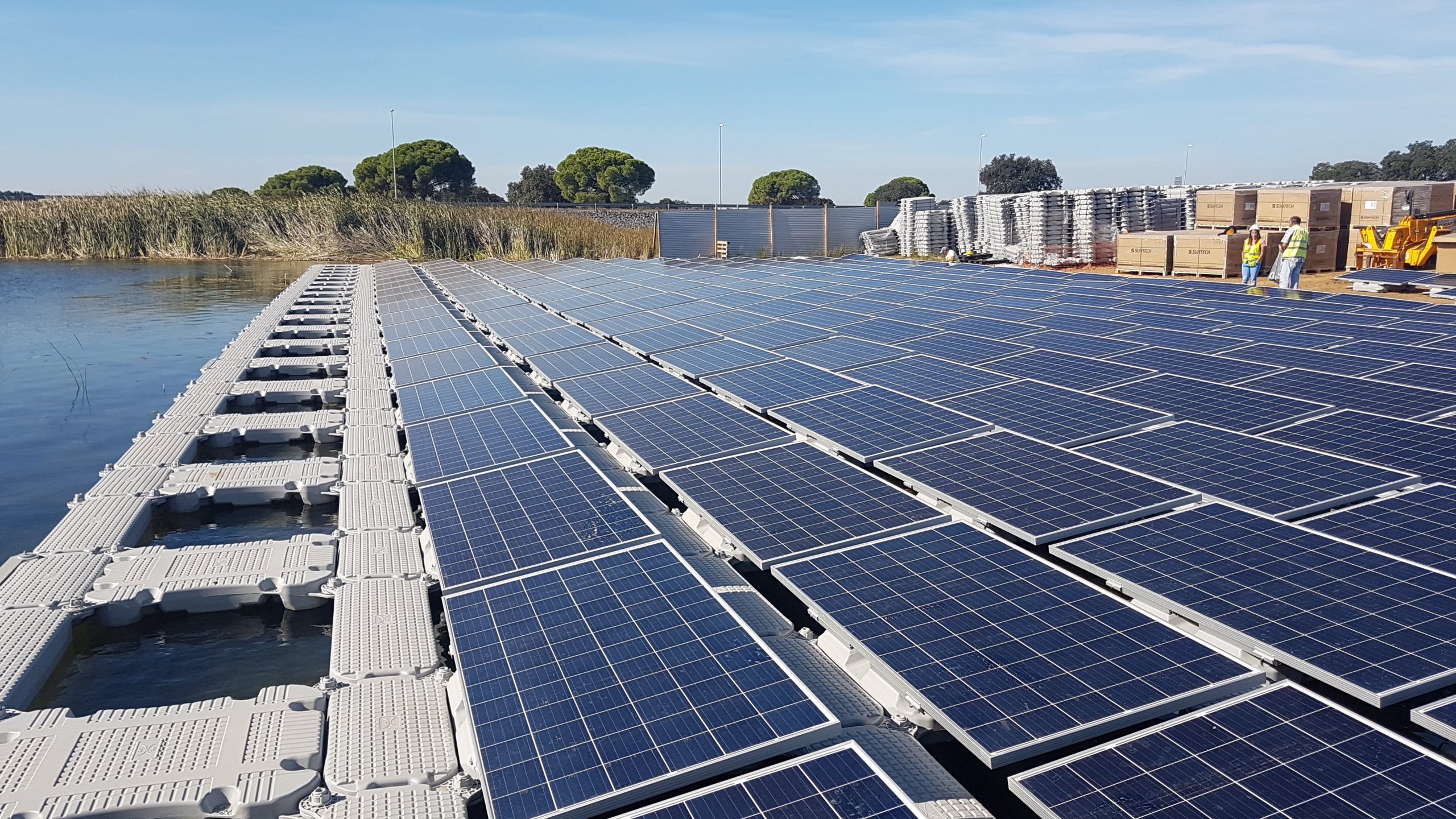 EDP vai avançar com parque solar flutuante na Barragem de Alqueva ...