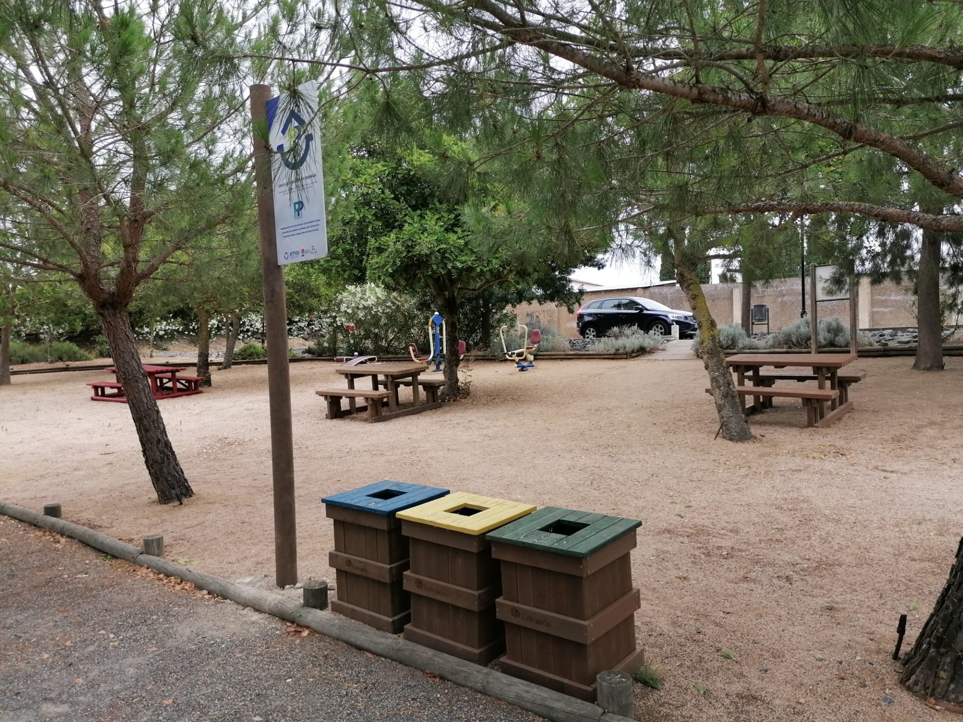 Parque da Vila em Beringel com novo mobiliário - Rádio Vidigueira