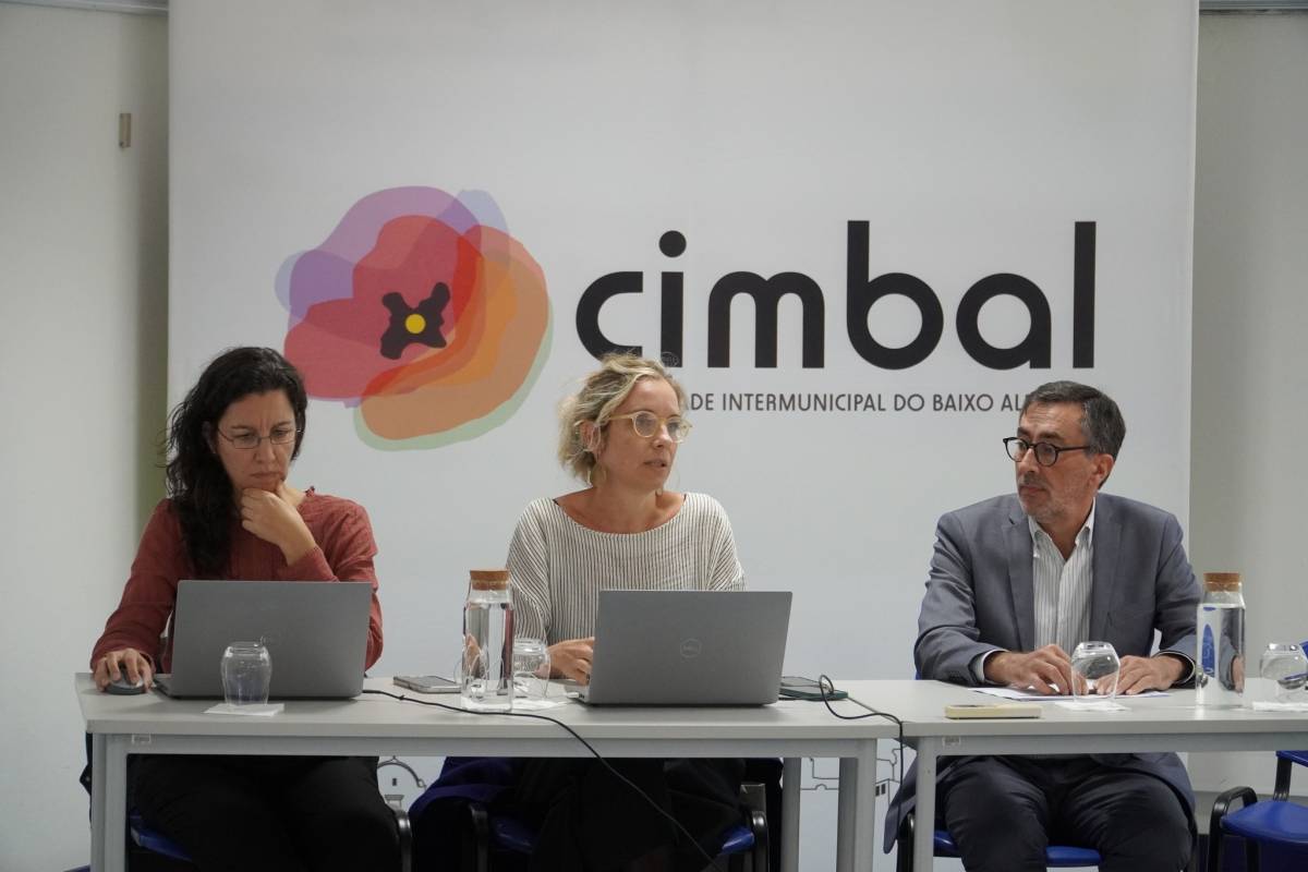 CIMBAL reuniu com o Instituto da Habitação e da Reabilitação Urbana ...